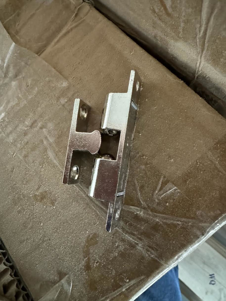 WiseCabinet. ADA front panel-latch 1
